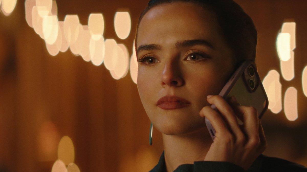 Zoey Deutch’s Star-Studded New Netflix Movie Begins Streaming Today ...