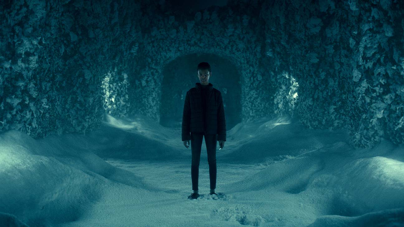 Mandatory Exclusive! Behind the Scenes Recreating 'The Shining' Maze ...