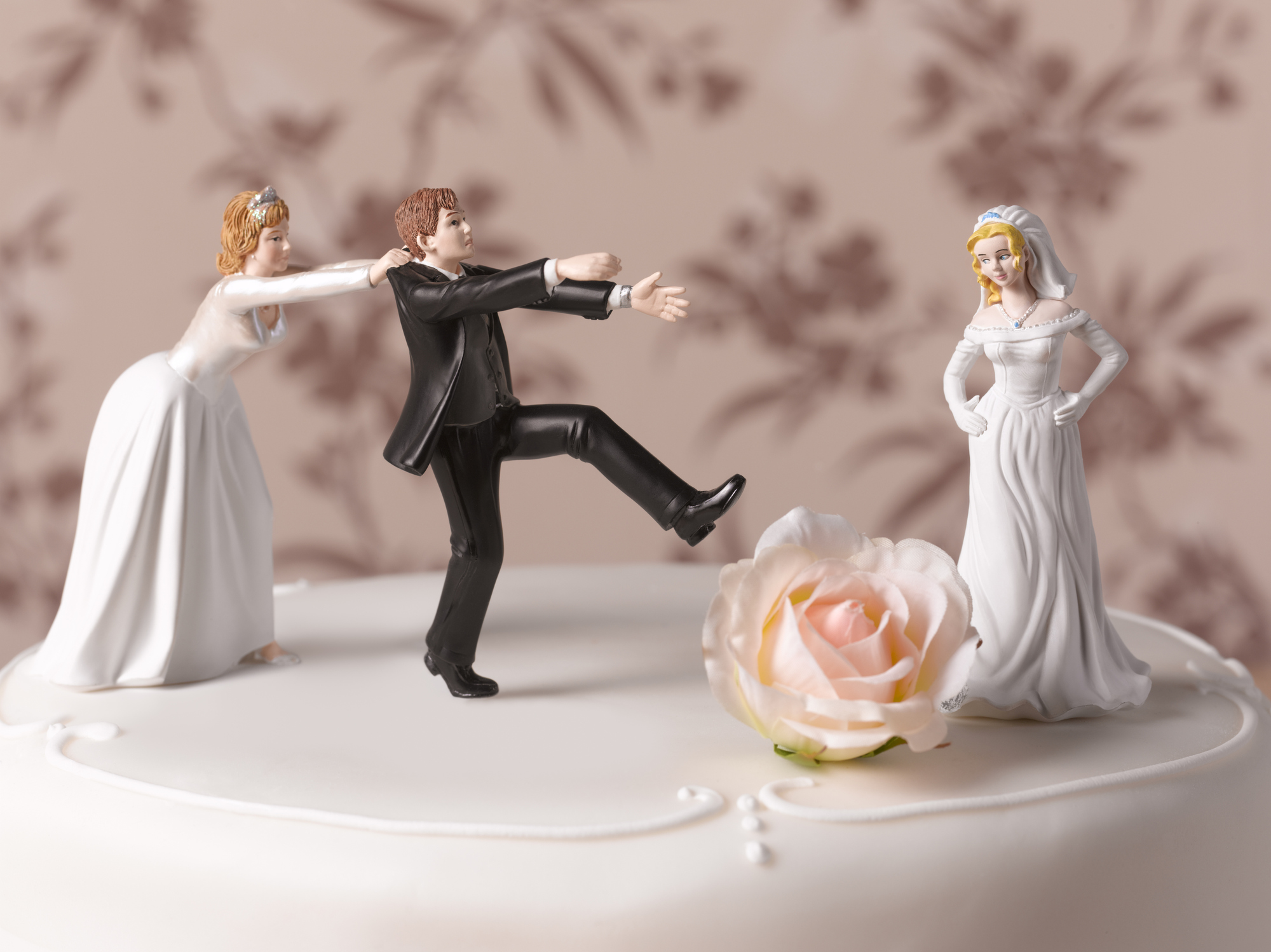 25 Funny-Looking Wedding Cakes That Perfectly Foreshadow How That ...