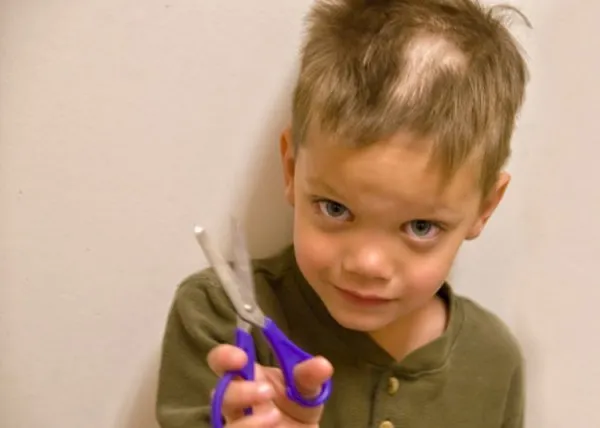 16 Kids Who Tried To Give Themselves A Haircut And Failed - Mandatory
