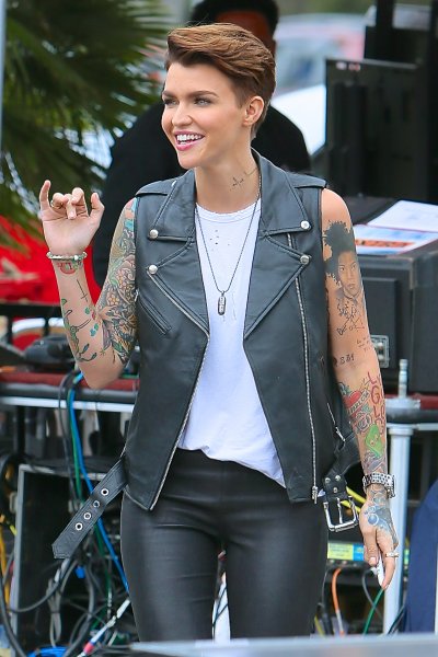 Ruby Rose Went To Universal Studios