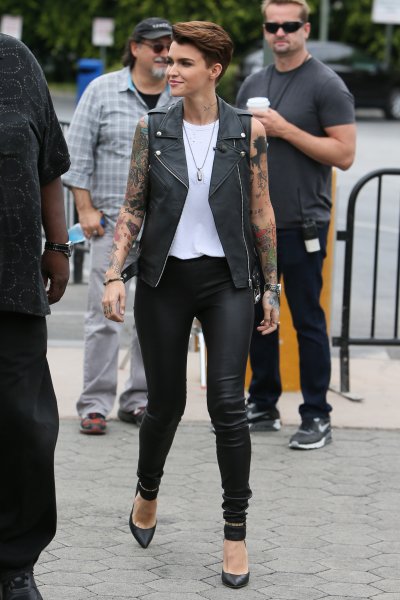 Ruby Rose Went To Universal Studios