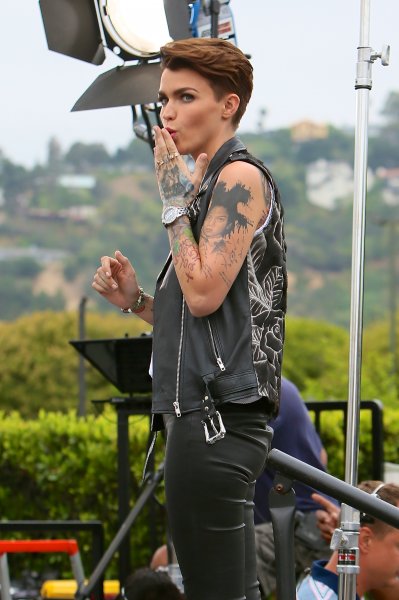 Ruby Rose Went To Universal Studios