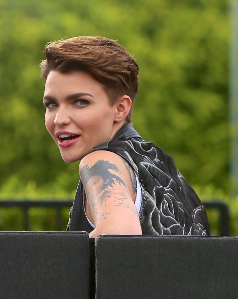 Ruby Rose Went To Universal Studios